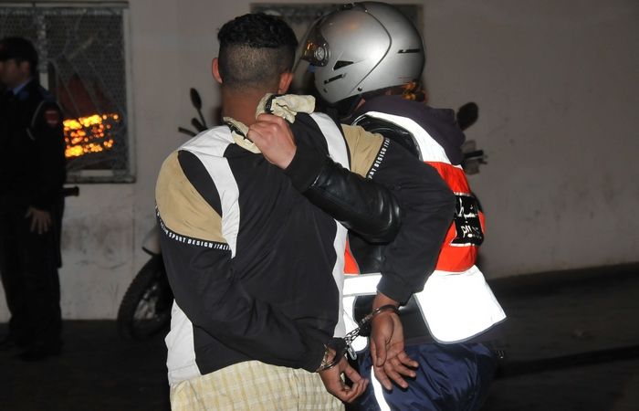 El Jadida: arrestation de deux individus pour vol d'arme de service d ... El Jadida: arrestation de deux individus pour vol d'arme de service d ...